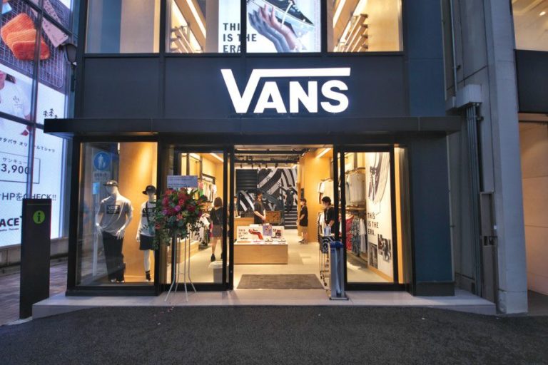 VANS STORE HARAJUKU(バンズ ストア 原宿) ブランドの魅力を凝縮した旗艦店に潜入！ – SONAR TOKYO